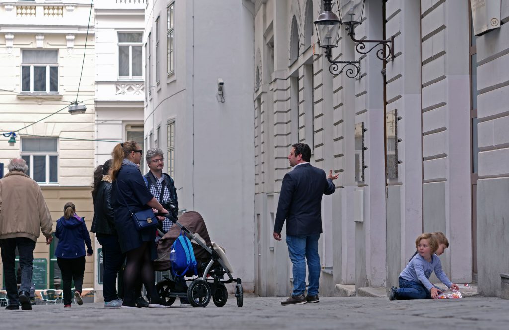 How to Book a Tour at the Stadttempel Synagogue in Vienna